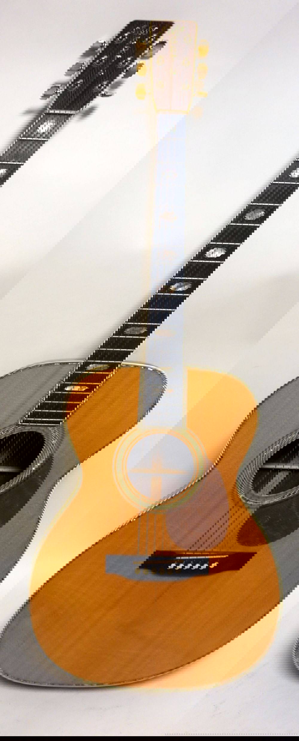 Musical Instruments for Sale in Online Auctions