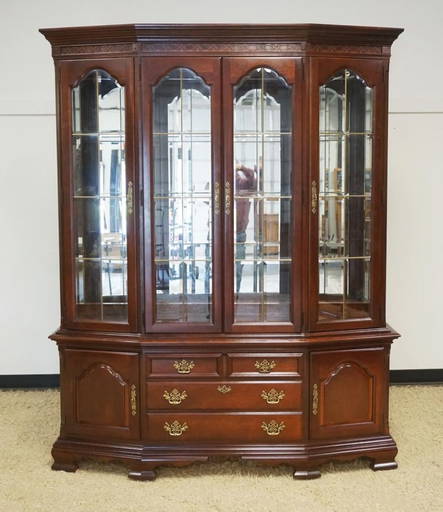 Stanley *the American Heritage* 2 Piece Breakfront