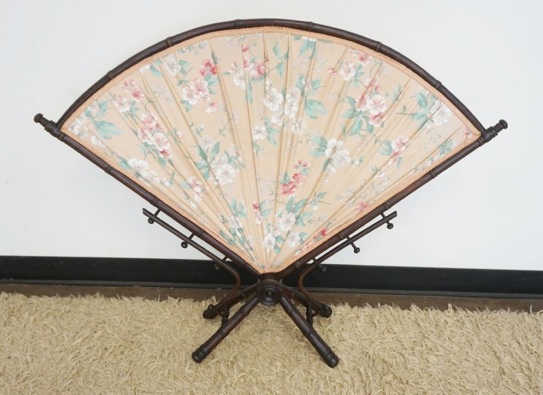 Ornate Victorian Screen - Jun 20, 2025 | Dennis Auction Service, Inc. In Nj