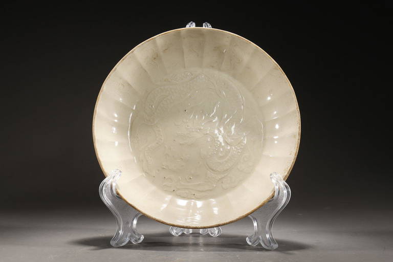 Ding Kiln Dish With Sculpted Reliefs Design