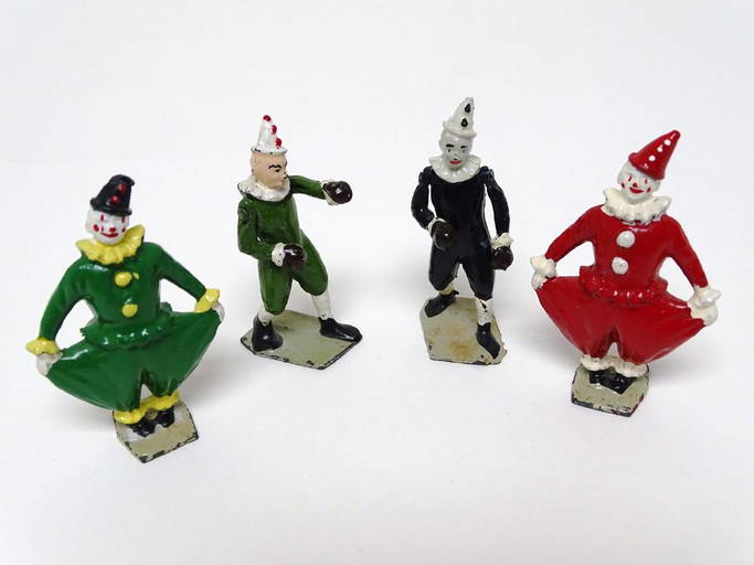 Cast European Circus Clowns, Modeling