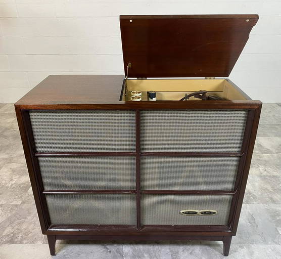 PHILCO HI-FIDELITY CABINET RECORD PLAYER - Nov 12, 2022 | Freedom ...