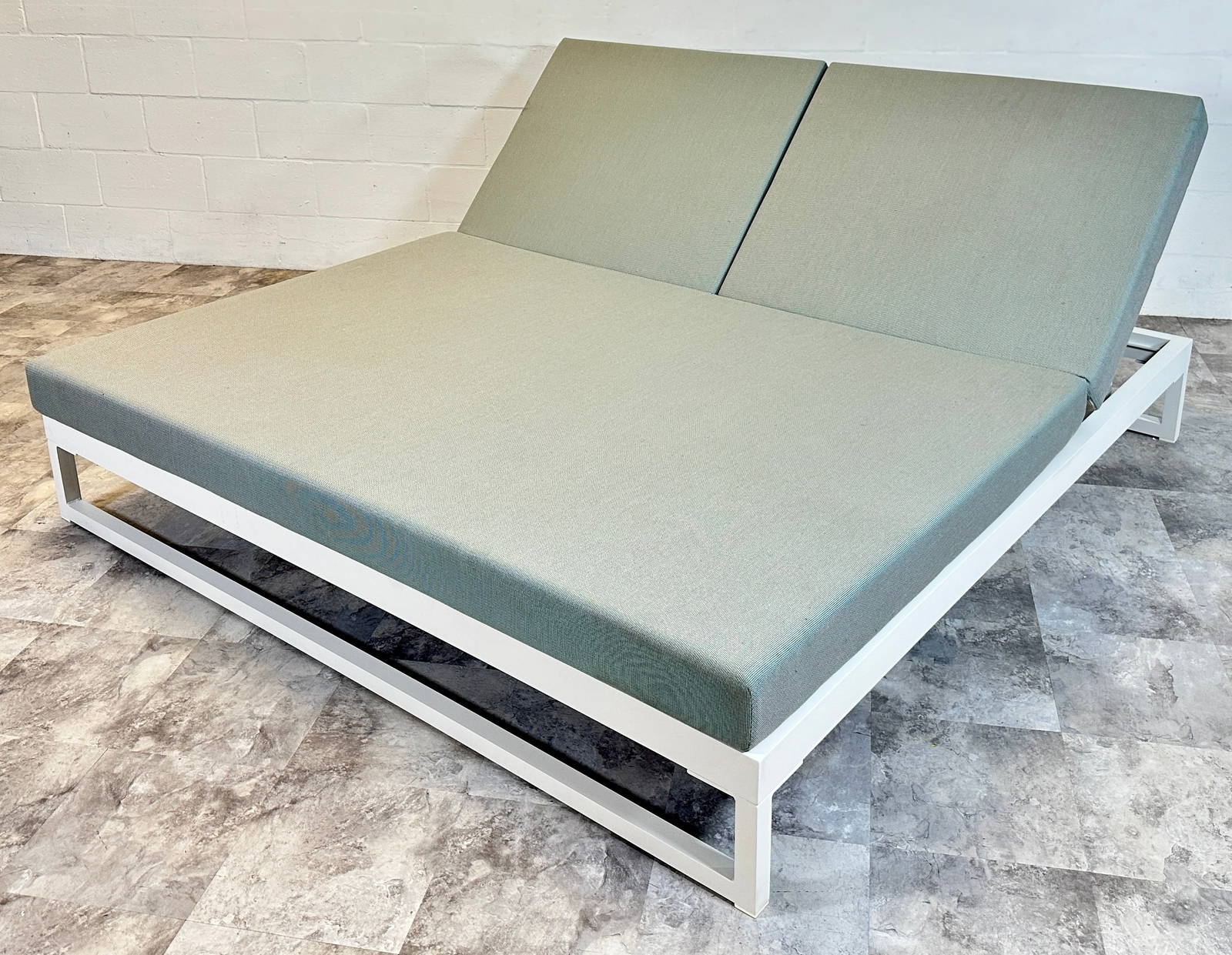 Kettal Landscape Luxury Pool Lounger Auction