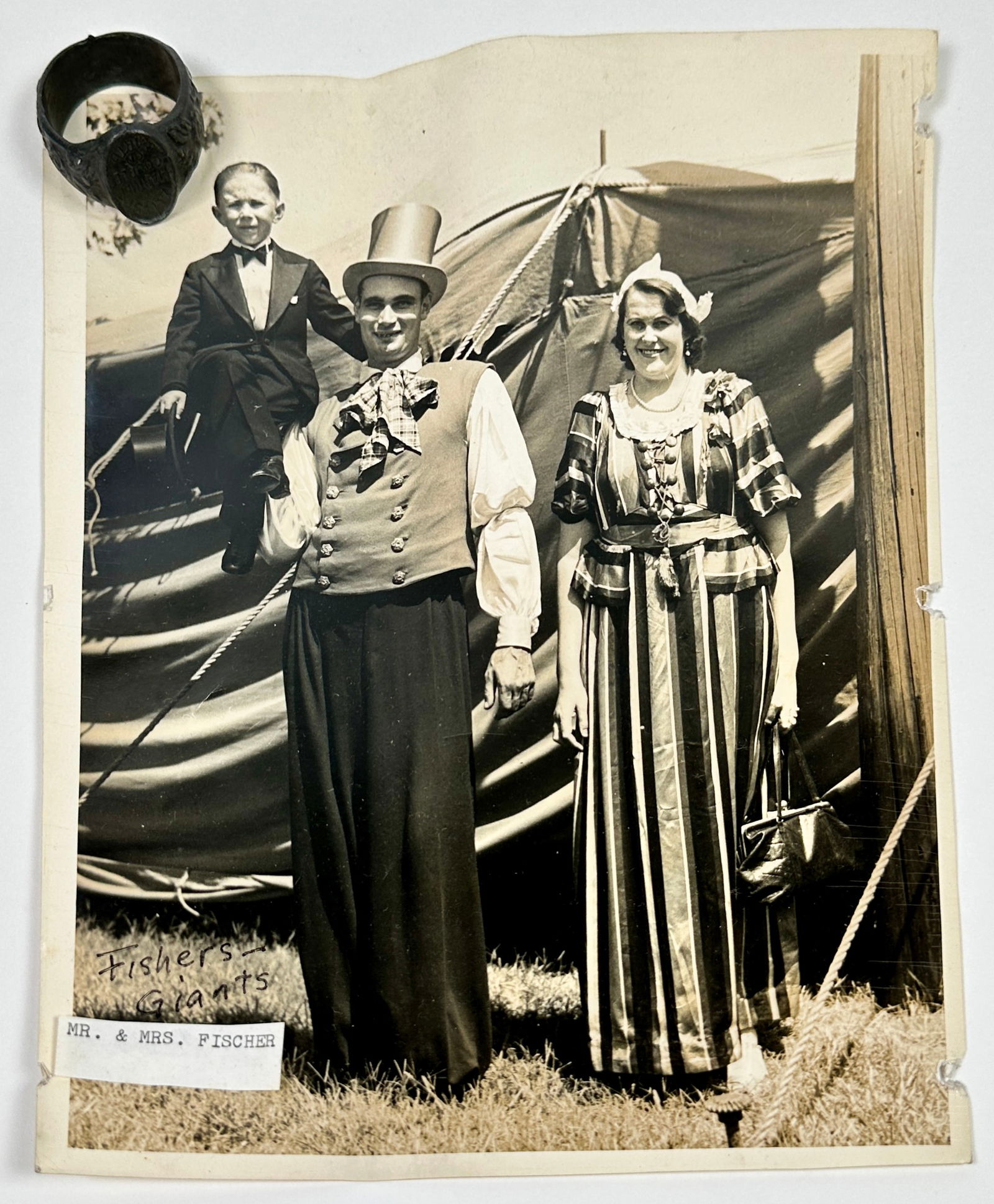 The Fischers - Sideshow Giants Ring Auction