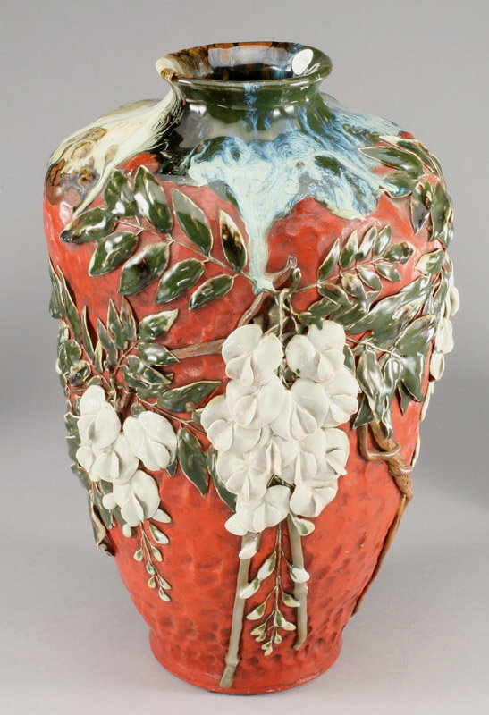91: A Japanese Sumida Gawa pottery vase of