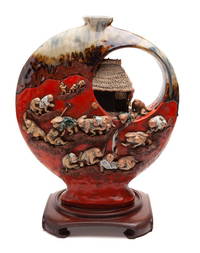Large Sumida Gawa moon flask shaped vase, - Nov 09, 2022 | Dallas ...