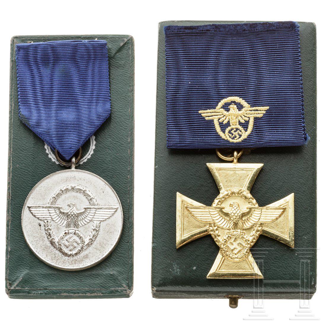 Two Police Service Awards For Eight And Twentyfive