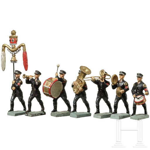 Seven Lineol Ss Musicians Marching With Jingling Johnny