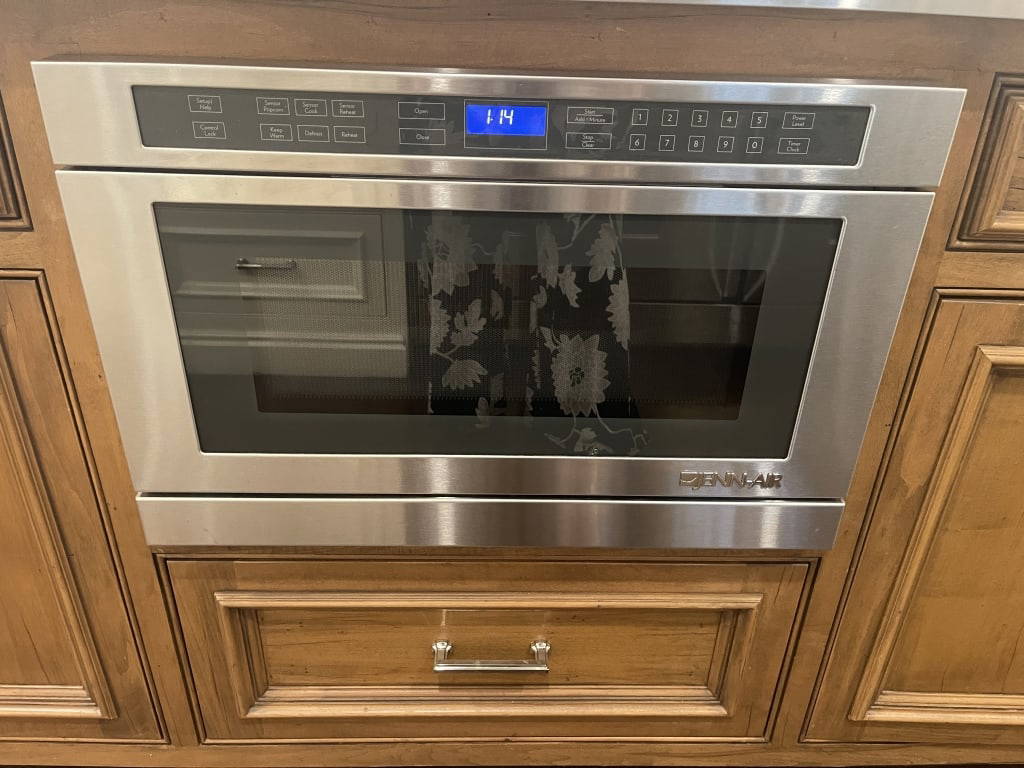 Jenn-air Built In Under Counter Microwave Auction