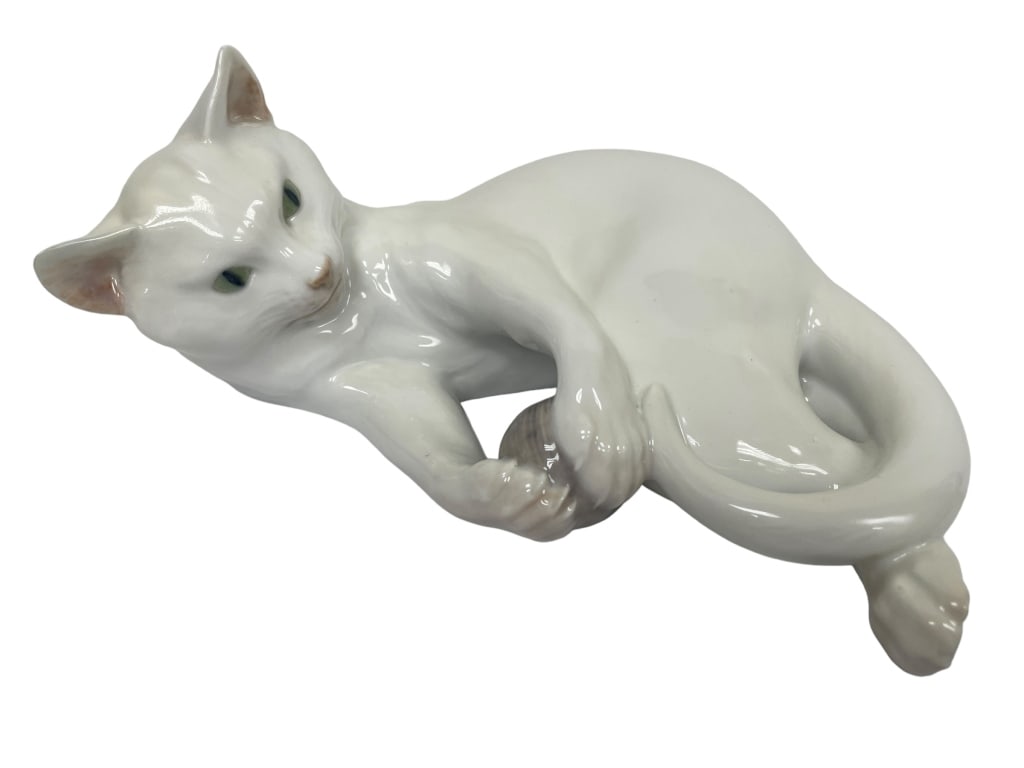 Royal Copenhagen Cat Playing With Ball #126 Auction