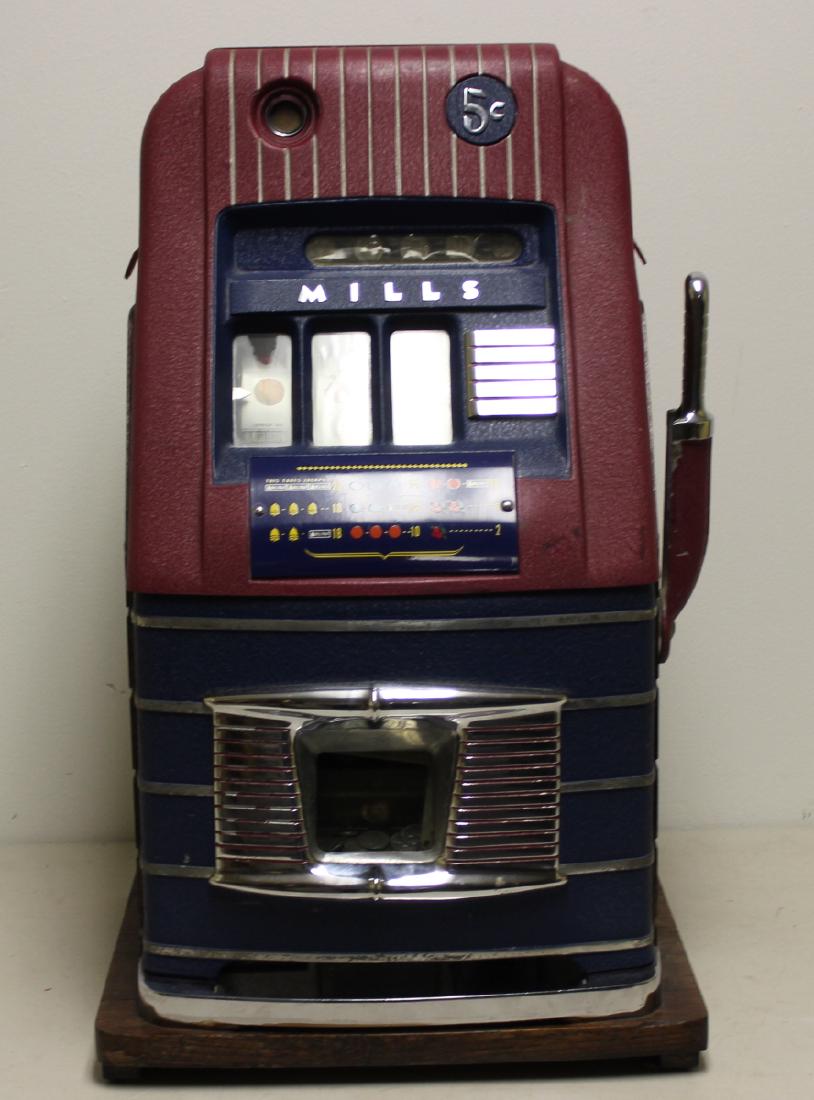 Vintage Mills 5 Cents Slot Machine.