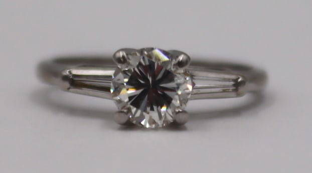 Jewelry. 0.90ct Rbc Diamond And Platinum Ring. Auction