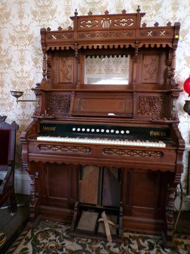 Moline Organ Pump Organ