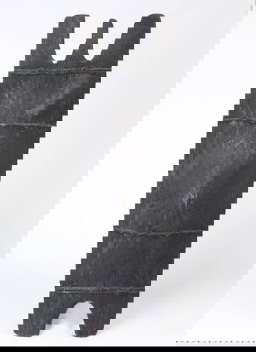 Antique Philippine Bantoc Kalasag Wood Shield, Igorot