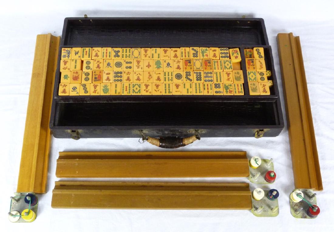 Bakelite Mahjong Set W Case