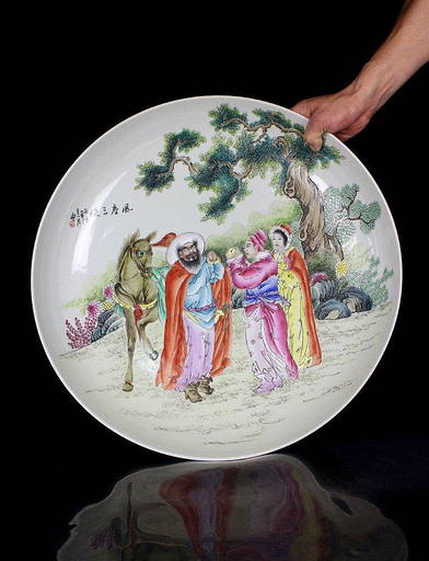 An Excellent Large Antique Chinese Qing Famille Rose Wa