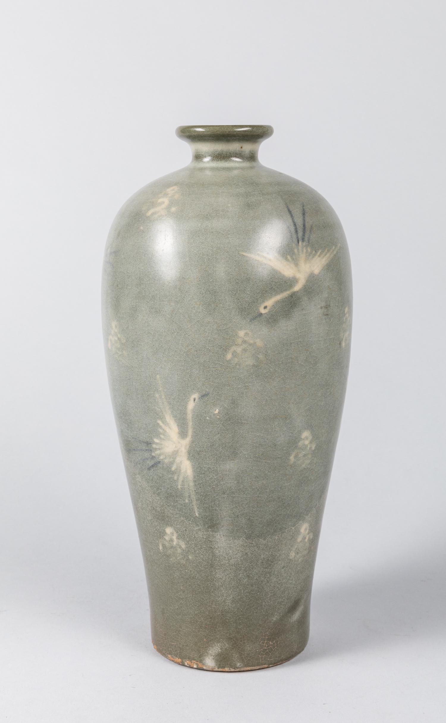 For Auction: Tall Korean Josen Dynasty Porcelain Vase (#1723) on Jun 20 ...
