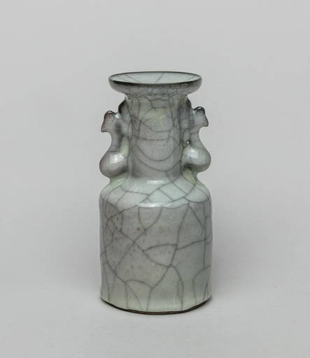 Collectible Chinese Ge Type Porcelain Vase