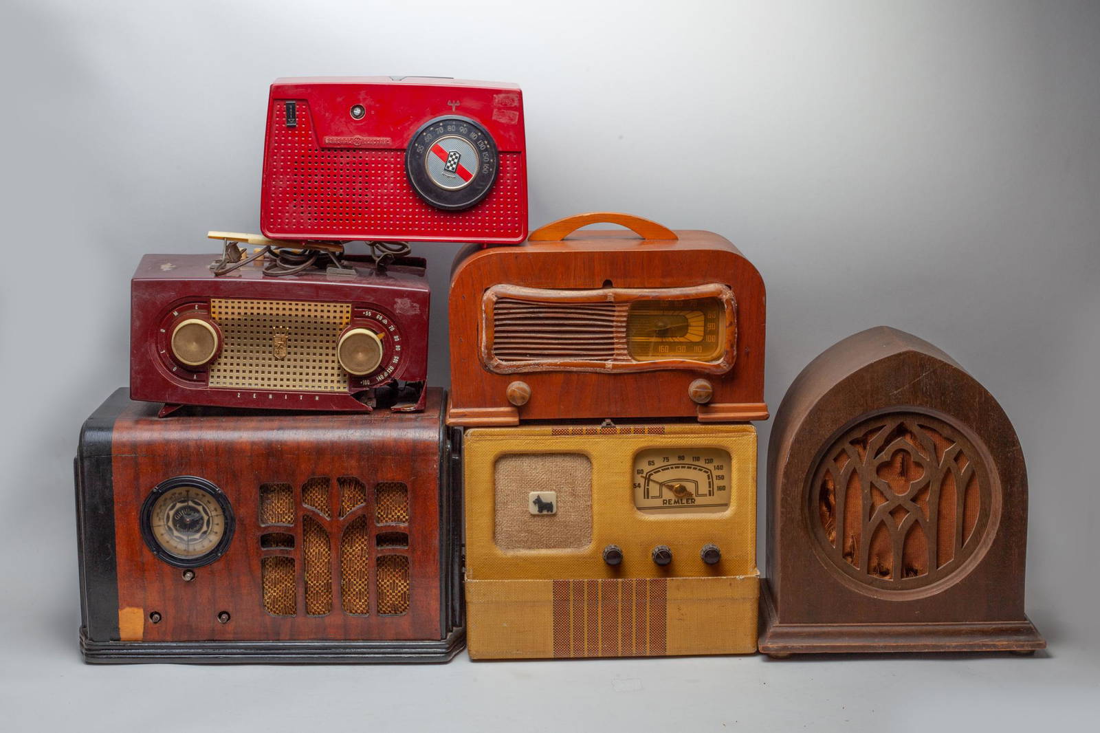 Vintage Radios Set Auction