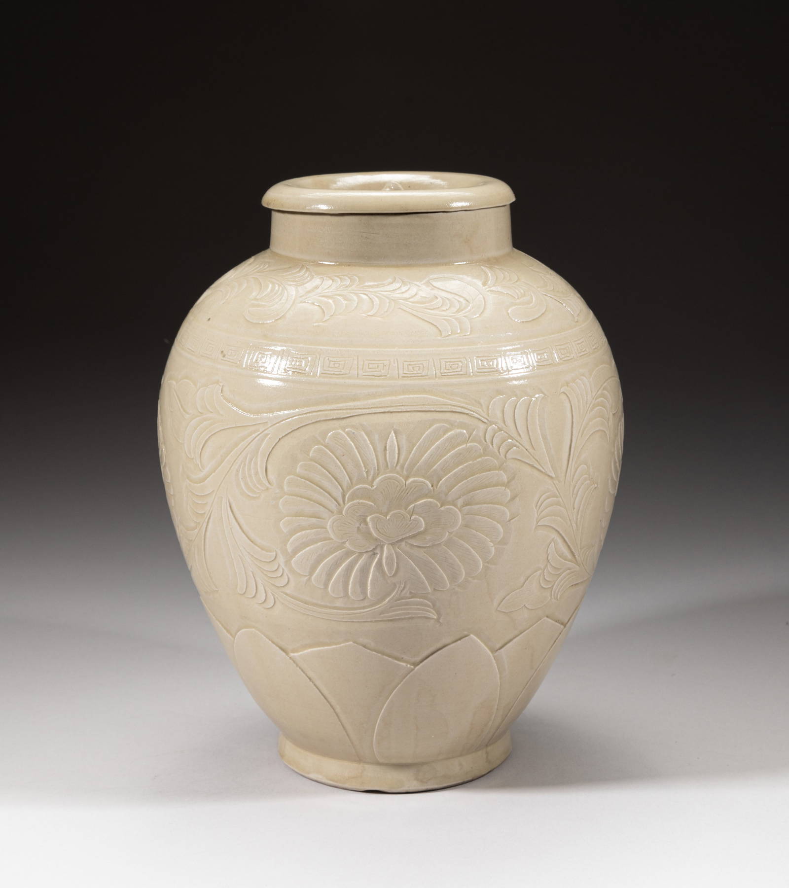 Chinese Ding Ware Porcelain Jar Auction