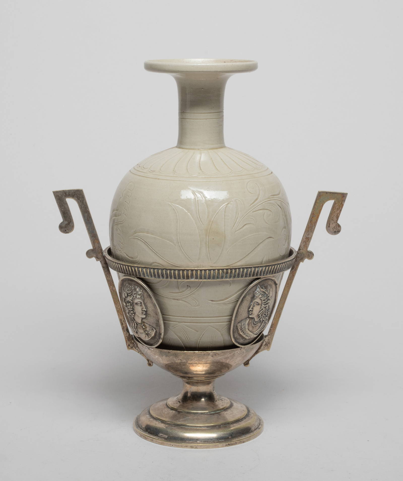 Chinese Export Ding Ware Porcelain Vase Auction
