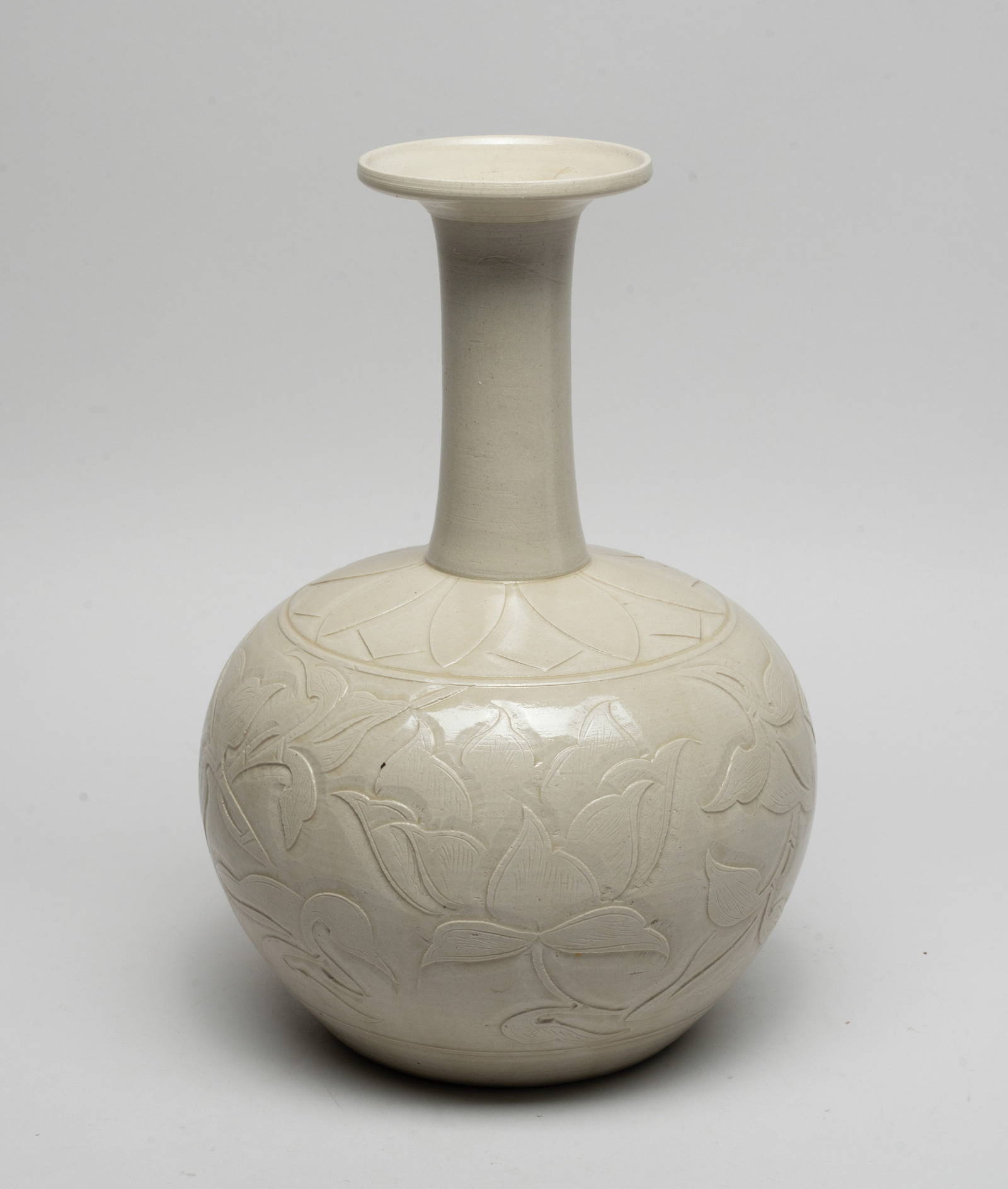 Chinese Ding Ware Porcelain Vase Auction