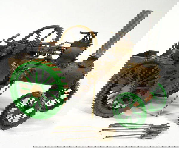 Large Hand Built Live Steam Model Of Traction Engi