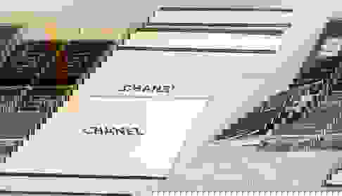 9oc Chanel Parfum & Gift Boxes Auction