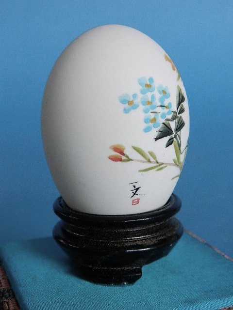 433: Set of 3 Japanese hand-painted egg shells : Lot 433