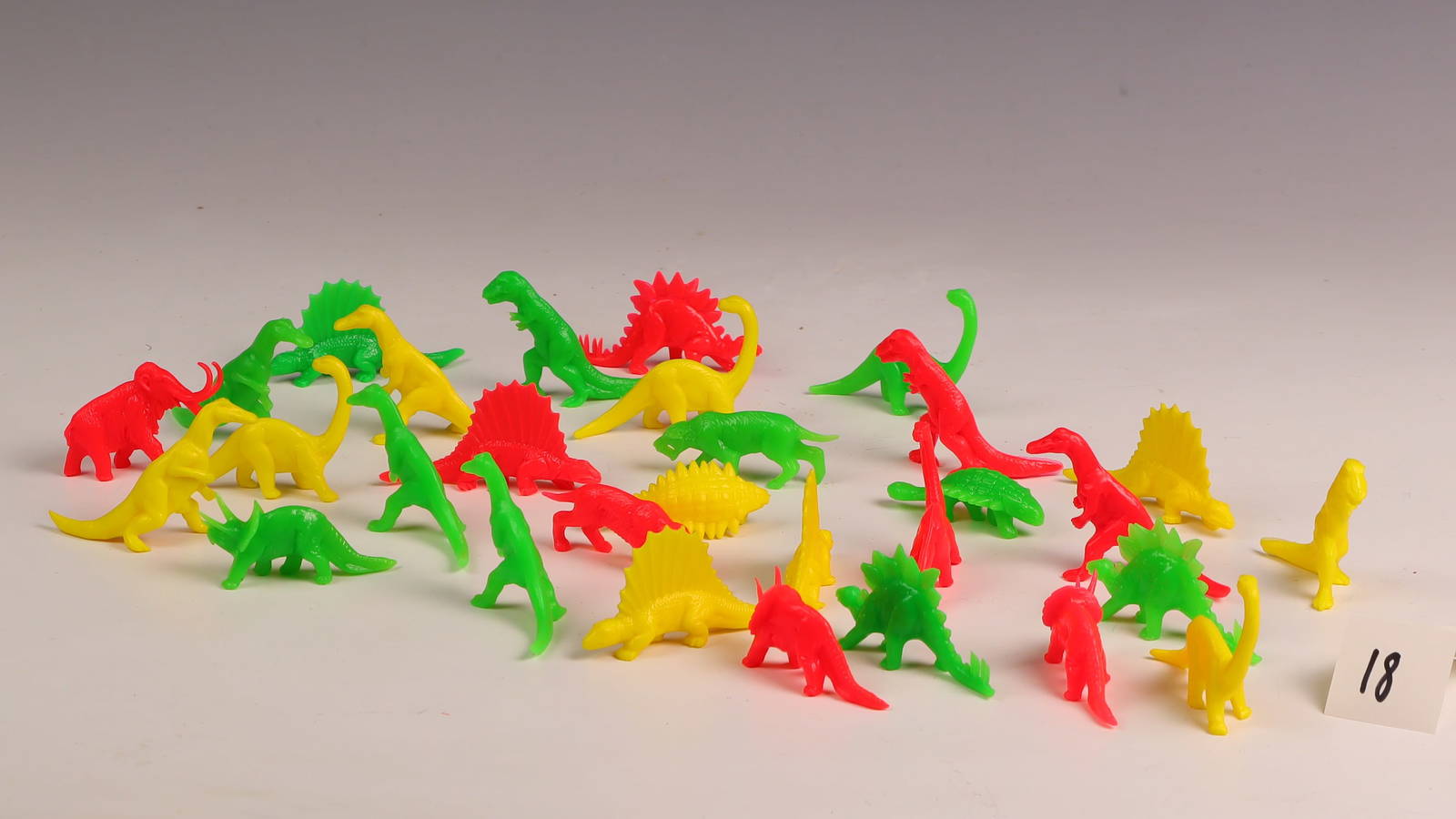 Lot Of 30 Vintage Plastic Dinosaurs Auction
