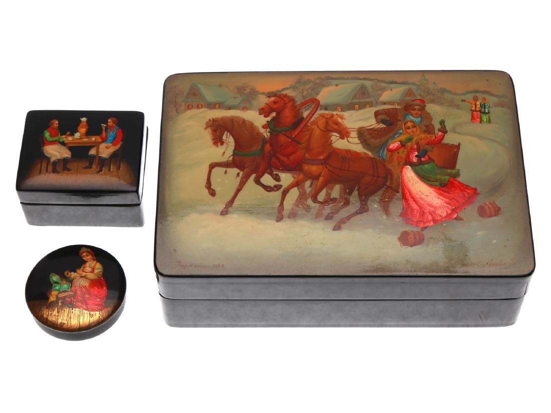 SET OF THREE RUSSIAN PAPIER MACHE BOXES