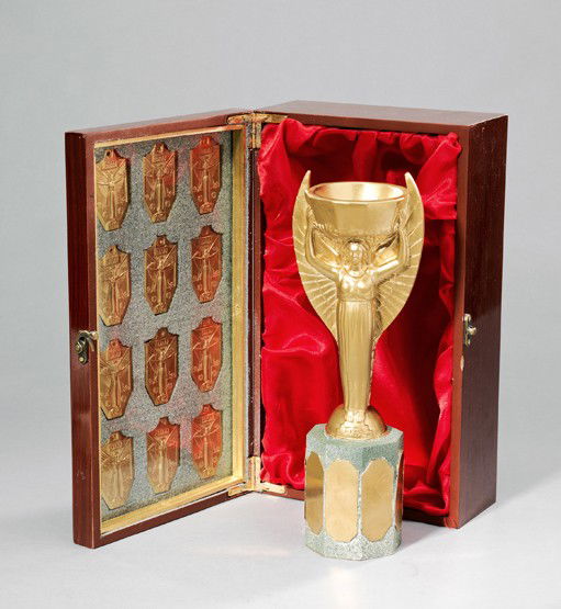 853: A replica 1966 World Cup Jules Rimet Trophy and FI
