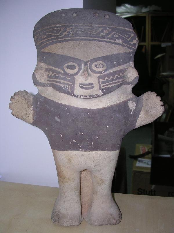 73: A CHANCAY POTTERY FIGURE