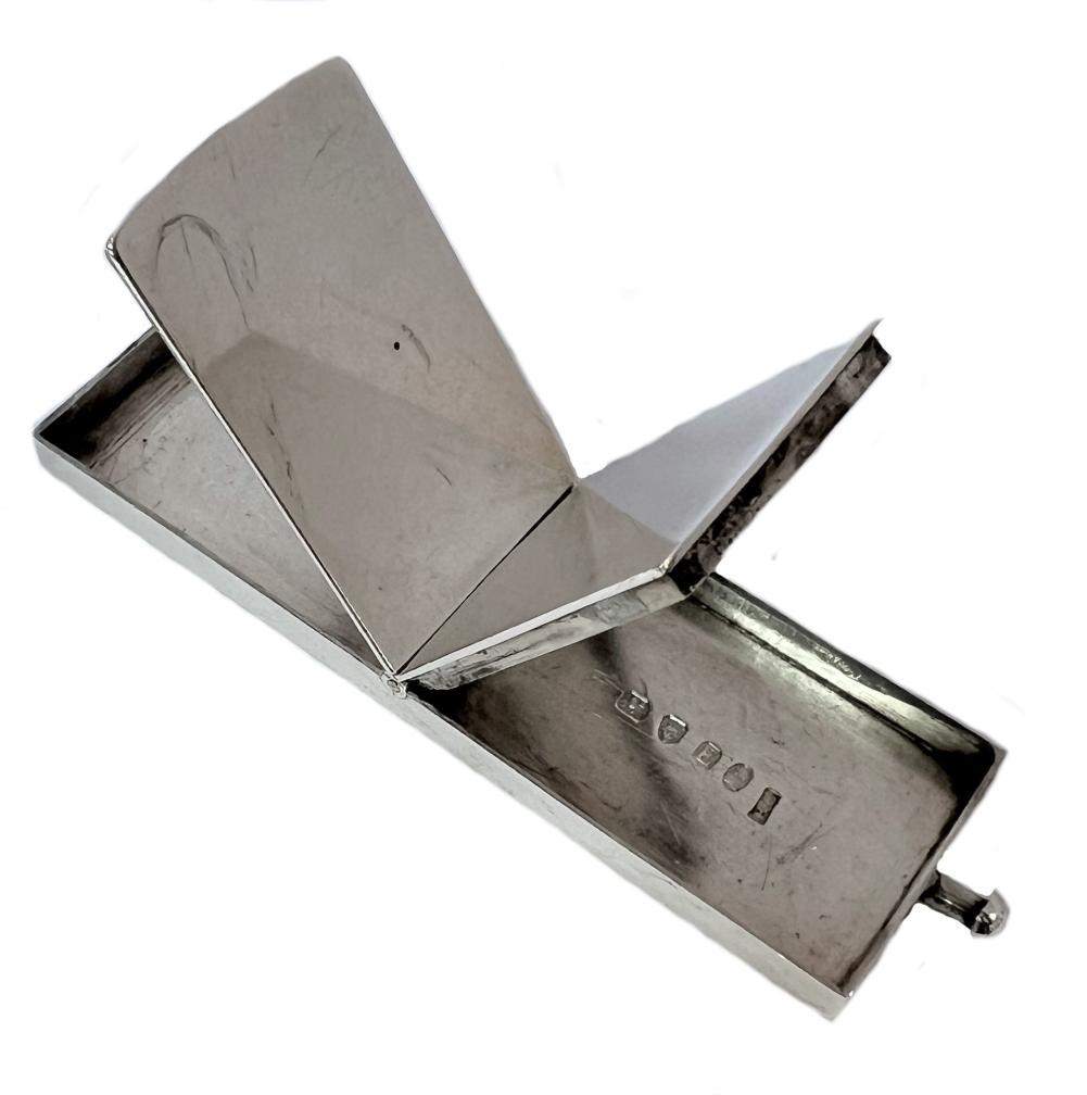 A George Iii Silver Tooth Powder Box, Auction