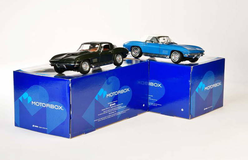 Motorbox, 2x Chevrolet Corvette Stingray