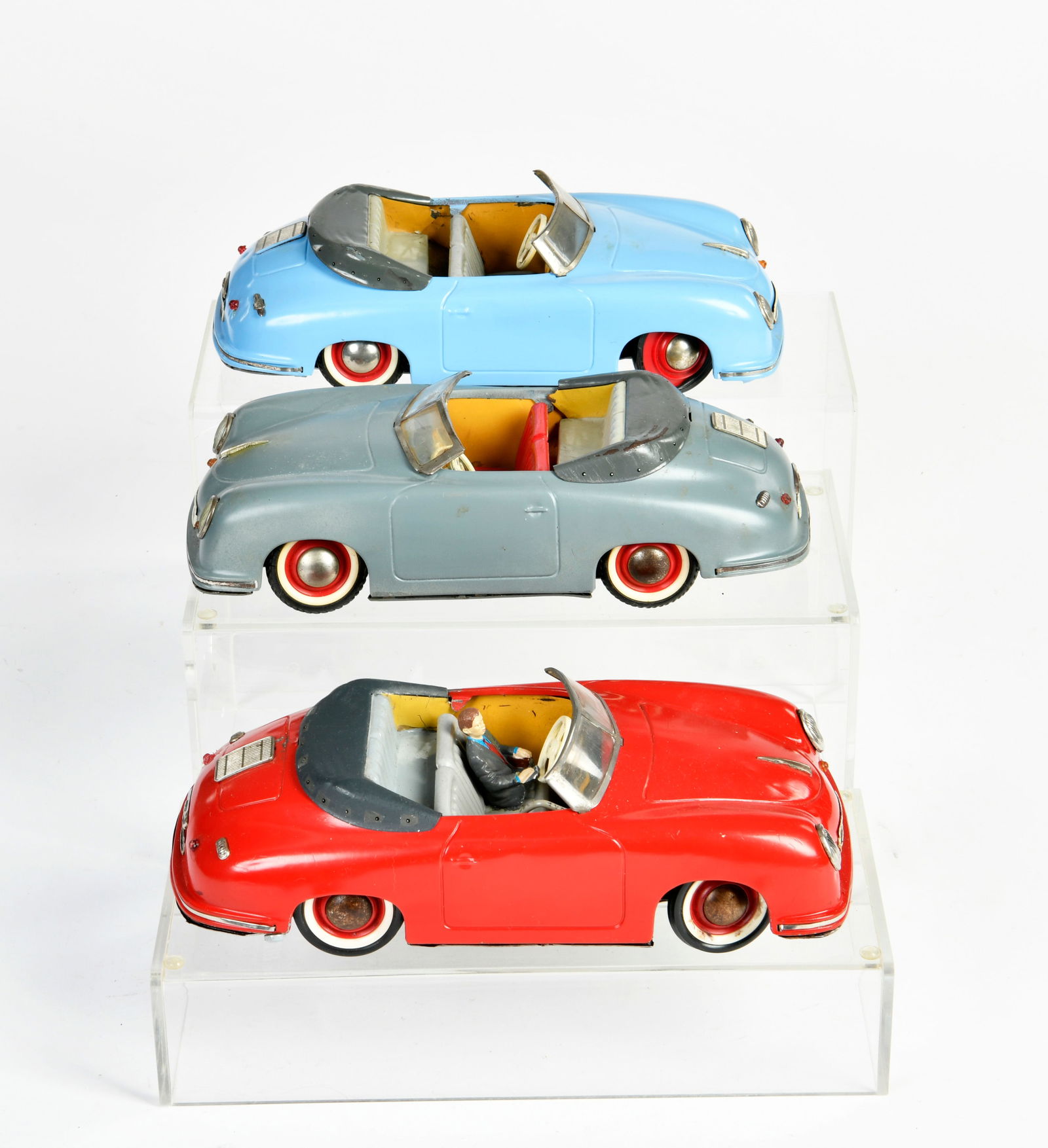 Distler, 3x Porsche Mit Mangeln Auction