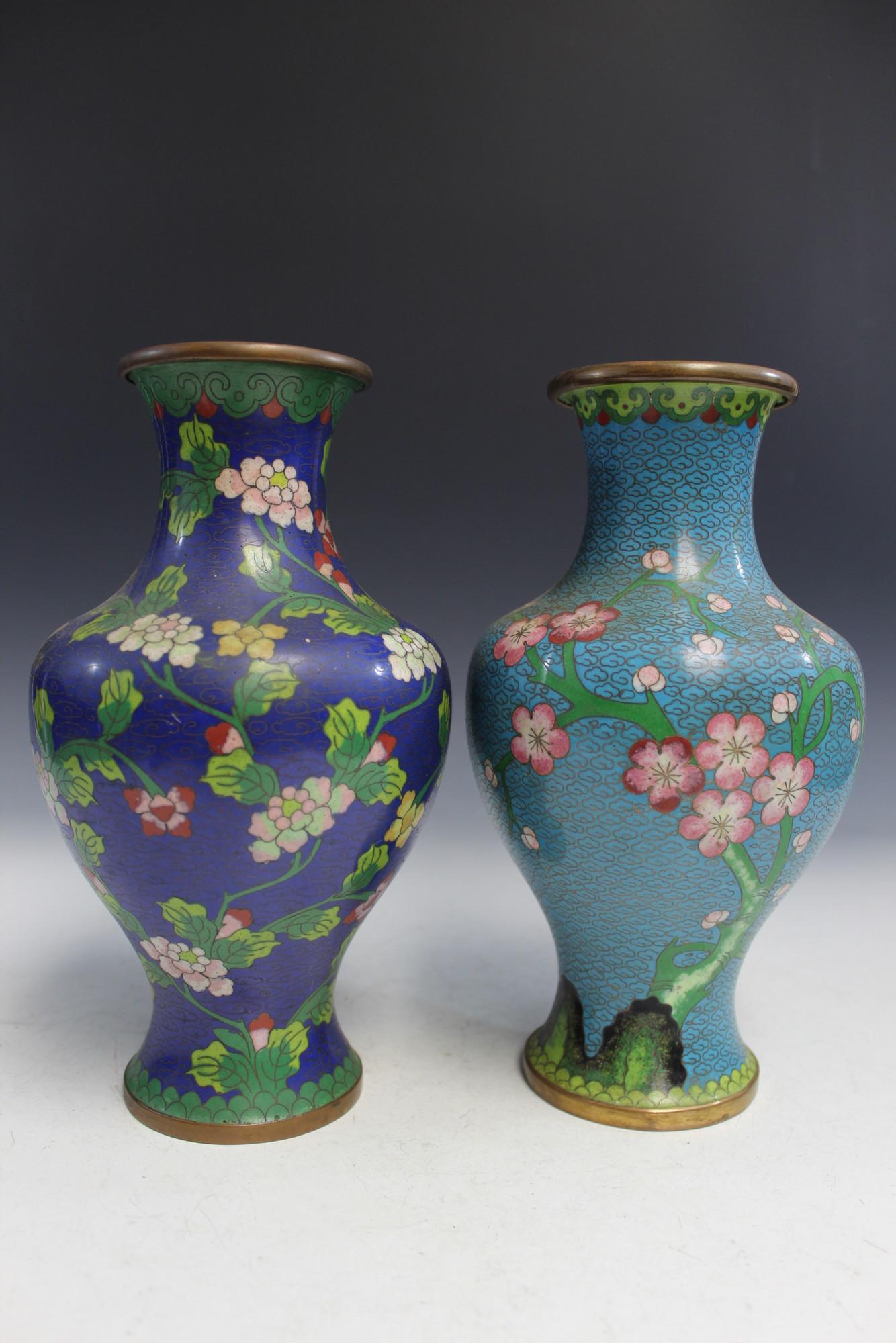 TWO CHINESE CLOISONNE VASES - Feb 07, 2015 | Morton Auctioneers in TX