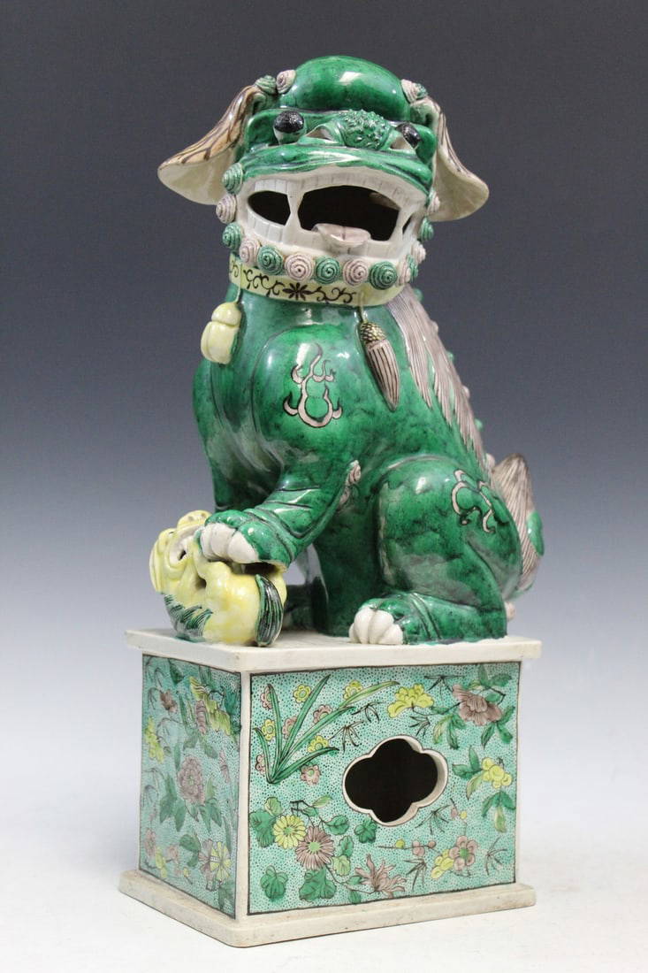 Chinese Famille Verte Porcelain Foo Dog Statue Auction