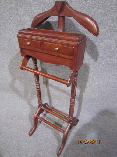 Antique Style Gentlemens Valet Stand