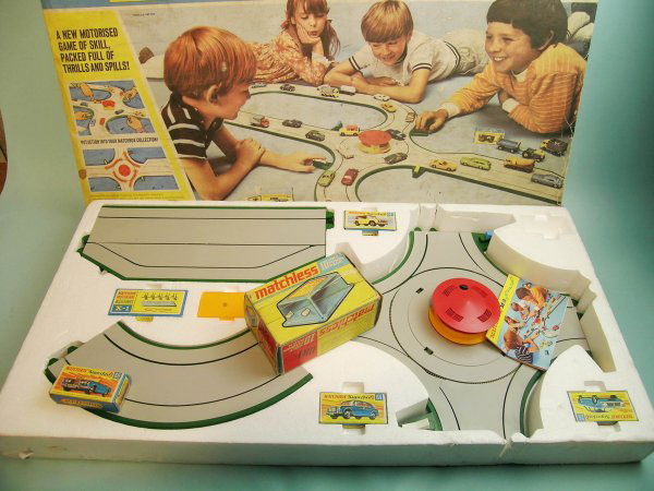 2C: A Matchbox 'Switch a Track' in original box with al