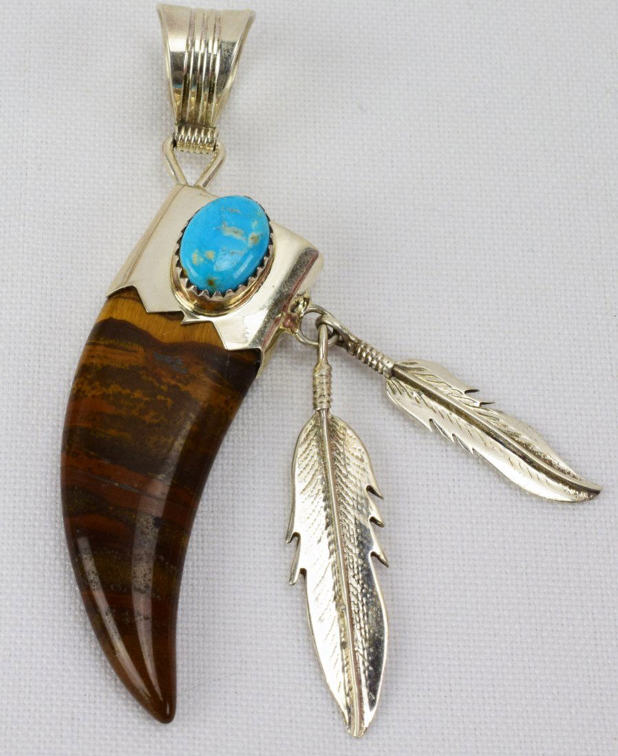 Native American Bear Claw Pendant w/Turquosie