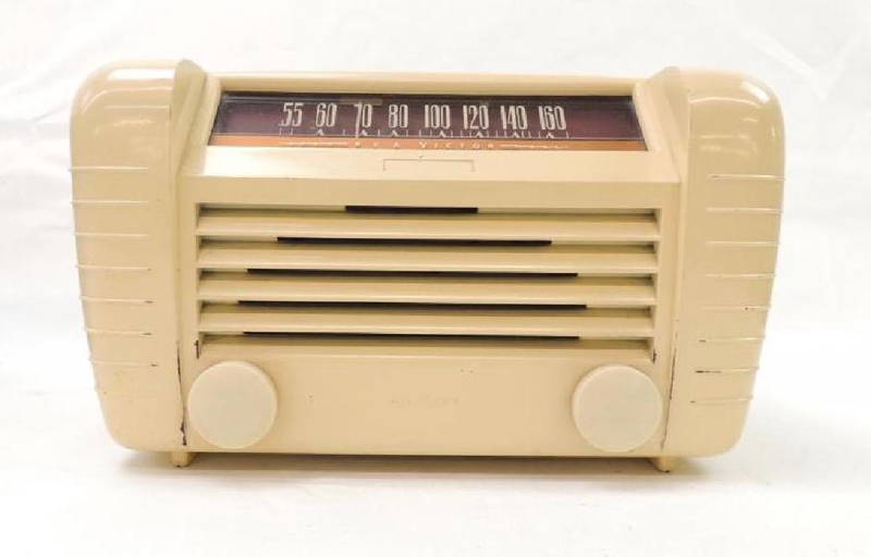 Vintage Rca Victor Tabletop Radio Model 65x2