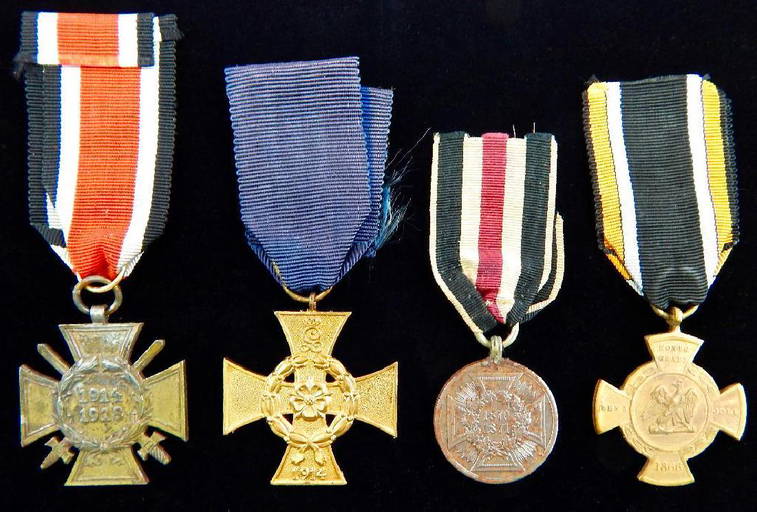 Group Of 4 Wwi And Pre Wwi German Medals