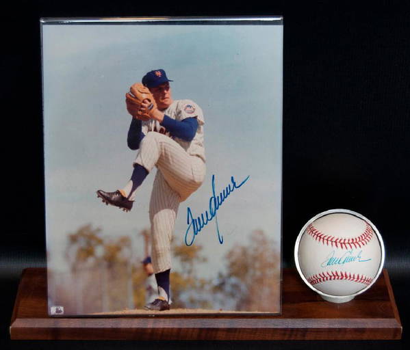 Signed New York Met Tom Seaver Baseball And Photograph