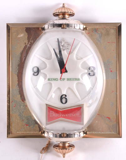 Vintage Budweiser Light Up Advertising Beer Clock Sign