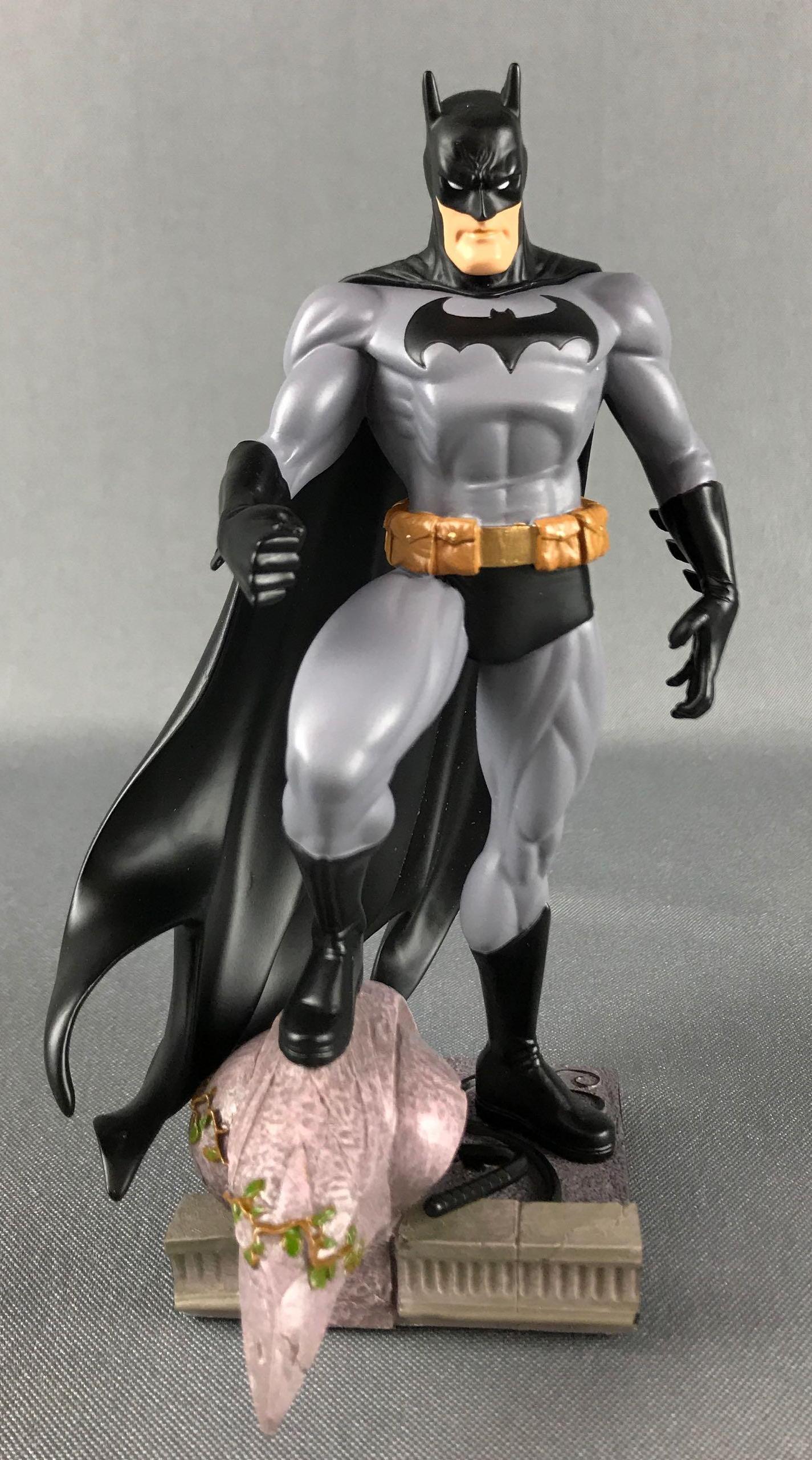 Batman Mini Statue - May 16, 2020 | Matthew Bullock Auctioneers in IL