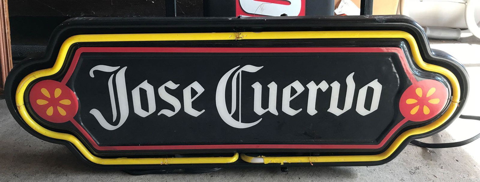 Jose Cuervo Neon Sign - Jun 04, 2020 | Matthew Bullock Auctioneers in IL