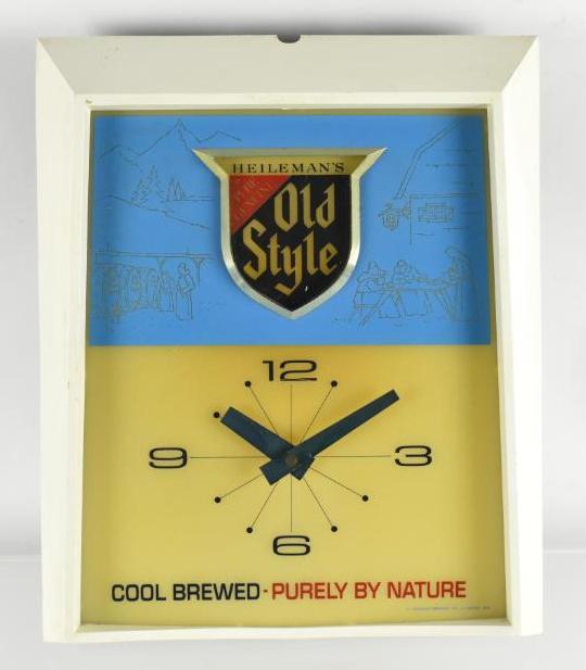 Vintage Old Style Light Up Advertising Beer Clock Sign