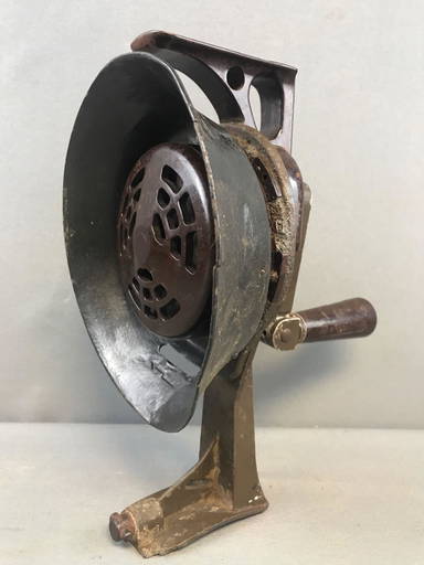 WW2 German Hand-Crank Air Raid Siren - May 08, 2021 | Matthew Bullock ...