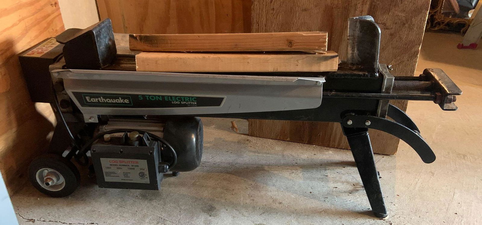 Earthquake 5 Ton Electric Log Splitter